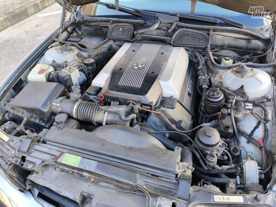 Grey BMW 740 1998 in Alytus, with an engine capacity of 4.40 L and mileage of 260 thousand km for 3300 €, photo 16 on AUTOMOTO.COM.LV