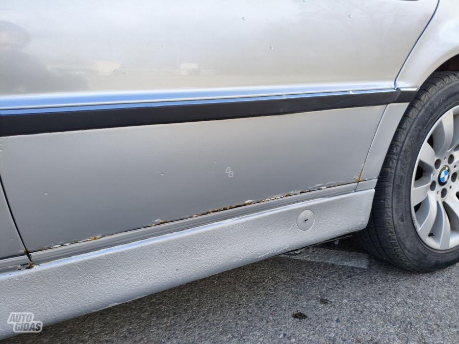 Grey BMW 740 1998 in Alytus, with an engine capacity of 4.40 L and mileage of 260 thousand km for 3300 €, photo 22 on AUTOMOTO.COM.LV