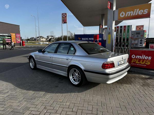 Grey BMW 740 2000 in Kaunas, with an engine capacity of 3.90 L and mileage of 326 thousand km for 8000 €, photo 2 on AUTOMOTO.COM.LV