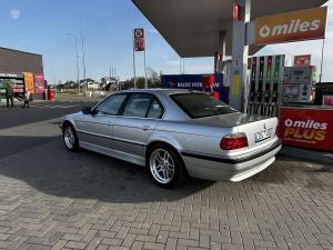 Pelēks BMW 740 2000 Kauņa, ar dzinēja tilpumu 3.90 L un nobraukumu 326 tūkst. km par 8000 €, foto 3 vietnē AUTOMOTO.COM.LV