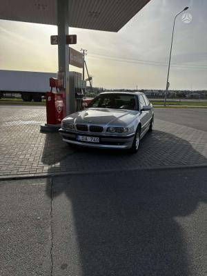 Pelēks BMW 740 2000 Kauņa, ar dzinēja tilpumu 3.90 L un nobraukumu 326 tūkst. km par 8000 €, foto 4 vietnē AUTOMOTO.COM.LV