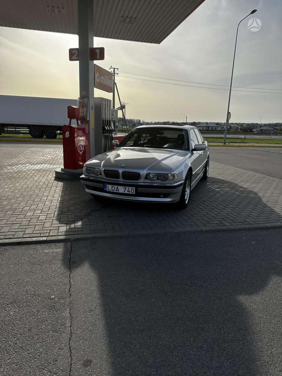 Pelēks BMW 740 2000 Kauņa, ar dzinēja tilpumu 3.90 L un nobraukumu 326 tūkst. km par 8000 €, foto 4 vietnē AUTOMOTO.COM.LV
