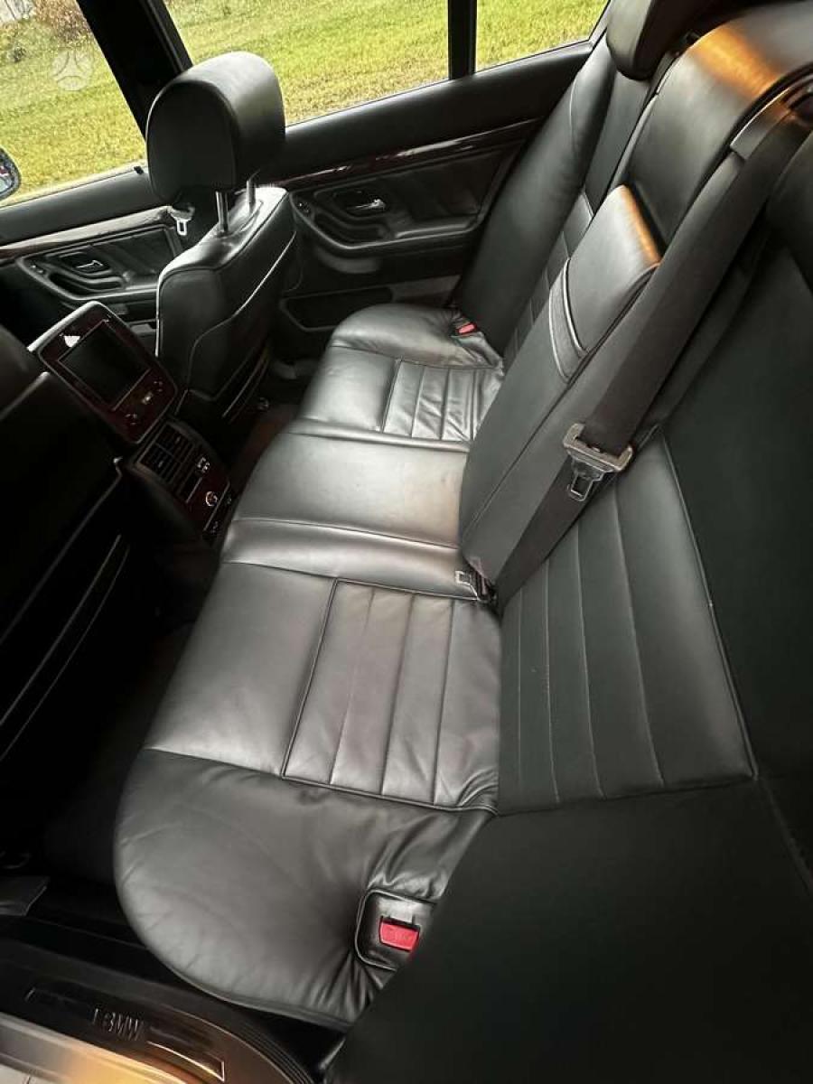 Pelēks BMW 740 2000 Kauņa, ar dzinēja tilpumu 3.90 L un nobraukumu 326 tūkst. km par 8000 €, foto 11 vietnē AUTOMOTO.COM.LV