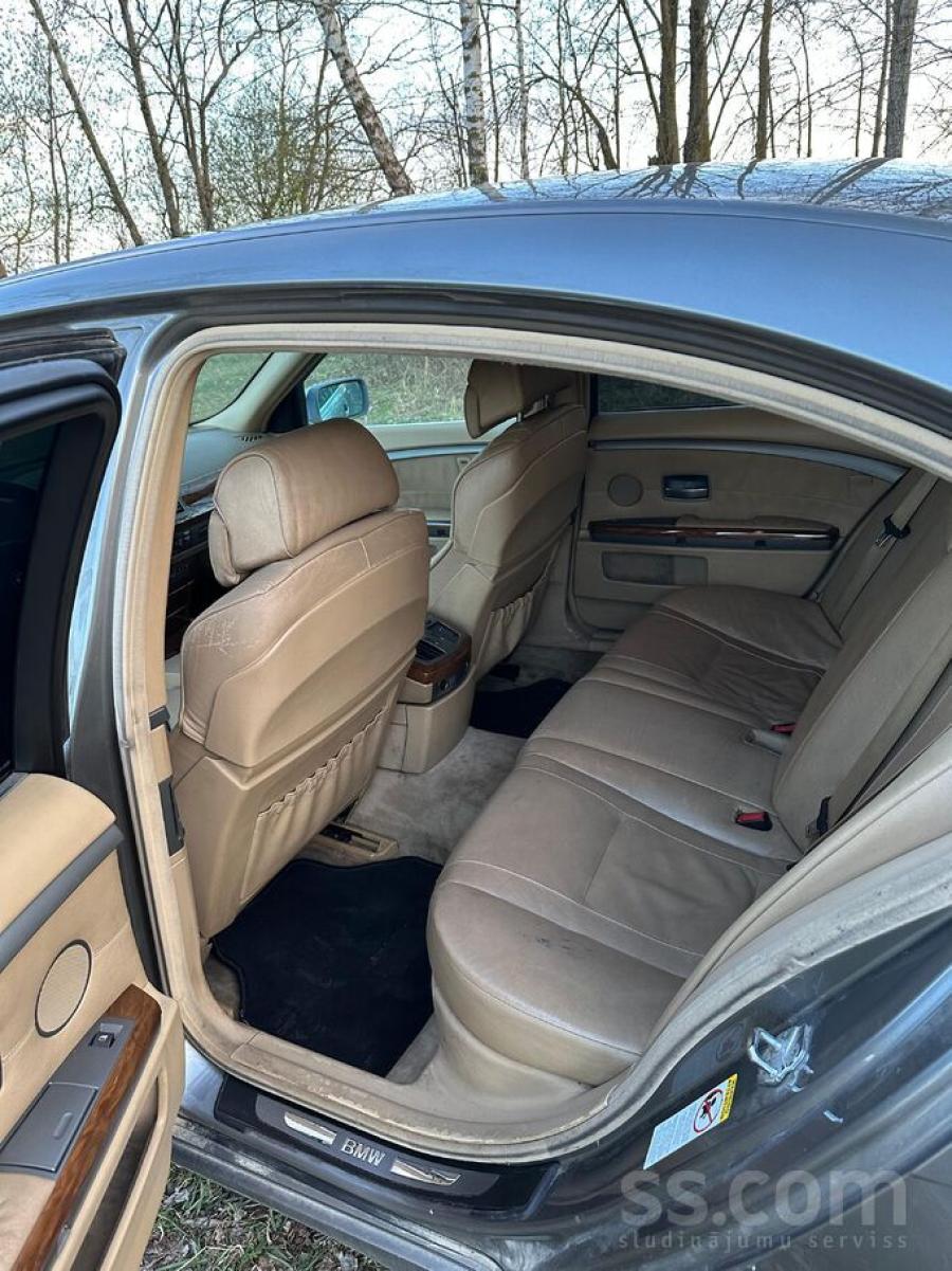 Pelēks BMW 740 2001 Gulbene, ar dzinēja tilpumu 4.00 L un nobraukumu 472 tūkst. km par 2600 €, foto 9 vietnē AUTOMOTO.COM.LV