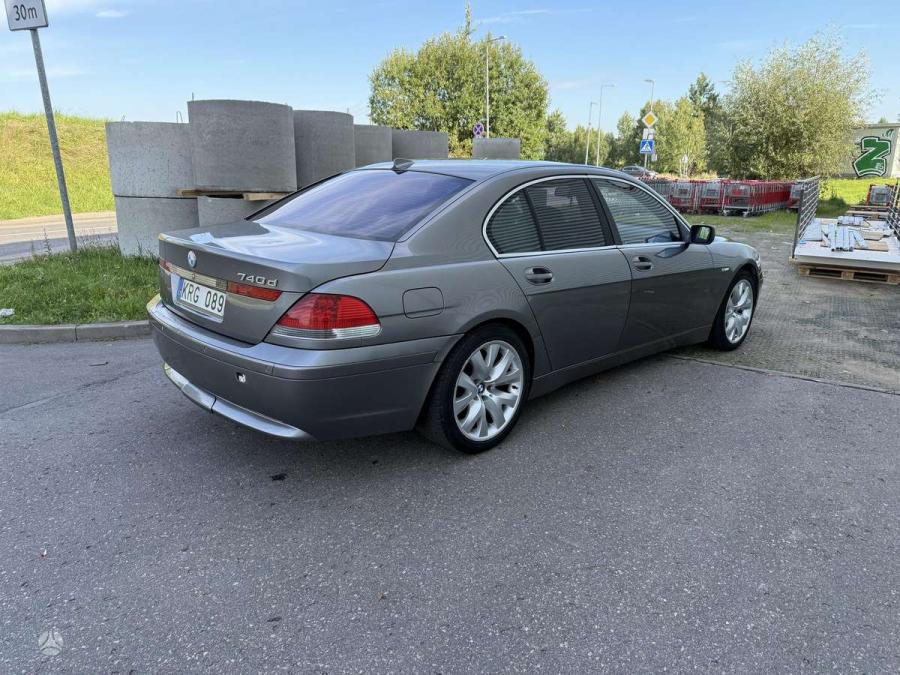Grey BMW 740 2002 in Vilnius, with an engine capacity of 3.90 L and mileage of 230 thousand km for 1850 €, photo 4 on AUTOMOTO.COM.LV