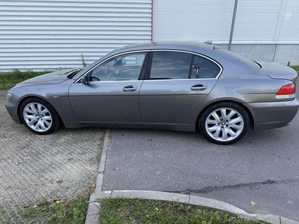 Grey BMW 740 2002 in Vilnius, with an engine capacity of 3.90 L and mileage of 230 thousand km for 1850 €, photo 6 on AUTOMOTO.COM.LV