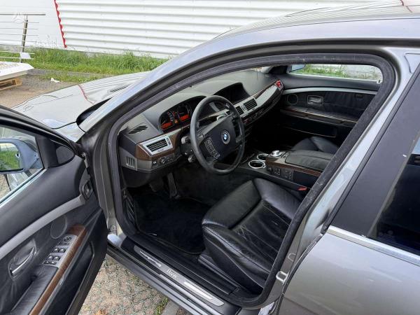 Grey BMW 740 2002 in Vilnius, with an engine capacity of 3.90 L and mileage of 230 thousand km for 1850 €, photo 10 on AUTOMOTO.COM.LV