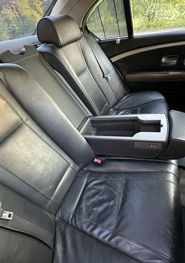 Grey BMW 740 2003 in Vilnius, with an engine capacity of 4.00 L and mileage of 360 thousand km for 2220 €, photo 9 on AUTOMOTO.COM.LV