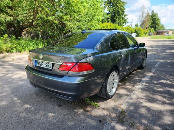 Grey BMW 740 2005 in Siauliai, with an engine capacity of 4.00 L and mileage of 280 thousand km for 2100 €, photo 6 on AUTOMOTO.COM.LV