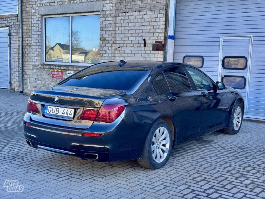 Pelēks BMW 740 2009 Kretinga, ar dzinēja tilpumu 3.00 L un nobraukumu 219 tūkst. km par 13499 €, foto 8 vietnē AUTOMOTO.COM.LV