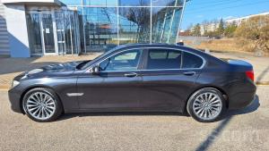 Grey BMW 740 2009 in Riga, with an engine capacity of 3.00 L and mileage of 277 thousand km for 12500 €, photo 6 on AUTOMOTO.COM.LV