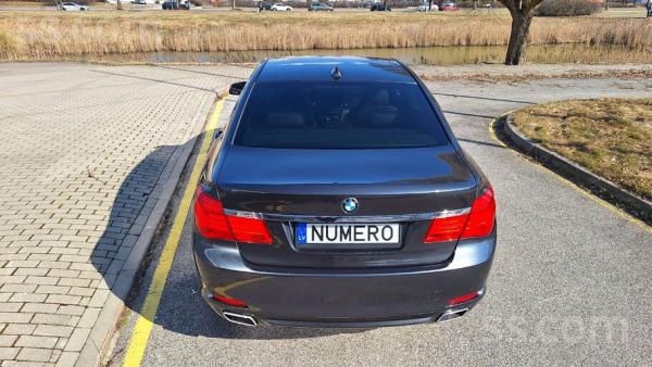 Grey BMW 740 2009 in Riga, with an engine capacity of 3.00 L and mileage of 277 thousand km for 12500 €, photo 8 on AUTOMOTO.COM.LV