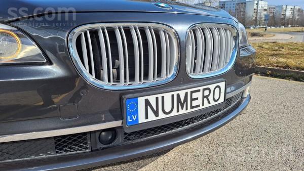 Grey BMW 740 2009 in Riga, with an engine capacity of 3.00 L and mileage of 277 thousand km for 12500 €, photo 9 on AUTOMOTO.COM.LV