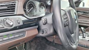 Grey BMW 740 2009 in Riga, with an engine capacity of 3.00 L and mileage of 277 thousand km for 12500 €, photo 31 on AUTOMOTO.COM.LV