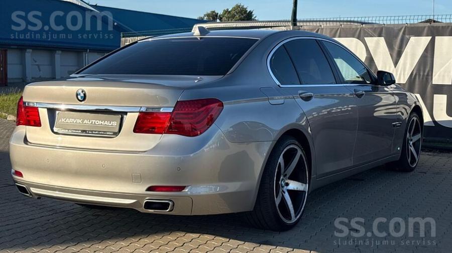 Pelēks BMW 740 2009 Liepāja, ar dzinēja tilpumu 3.00 L un nobraukumu 209 tūkst. km par 8950 €, foto 5 vietnē AUTOMOTO.COM.LV