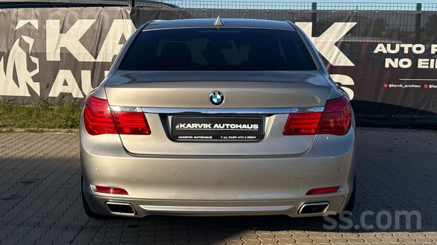 Pelēks BMW 740 2009 Liepāja, ar dzinēja tilpumu 3.00 L un nobraukumu 209 tūkst. km par 8950 €, foto 6 vietnē AUTOMOTO.COM.LV
