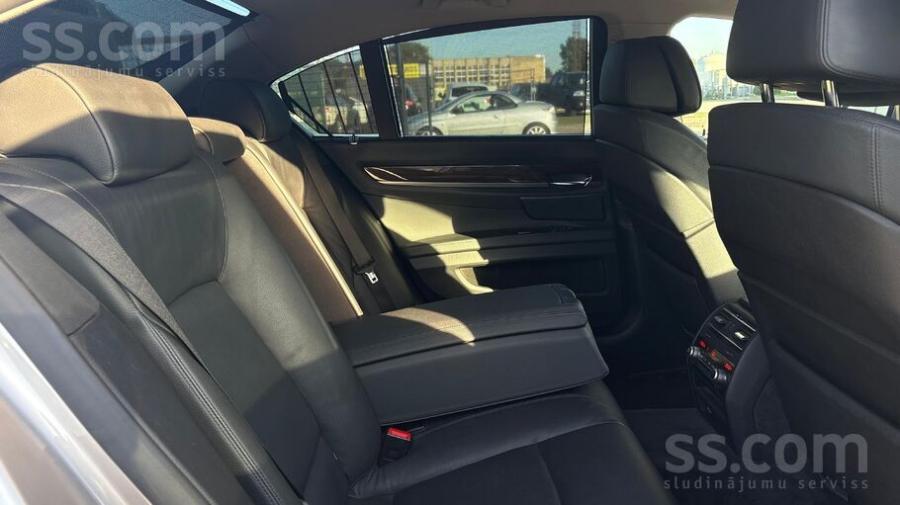 Pelēks BMW 740 2009 Liepāja, ar dzinēja tilpumu 3.00 L un nobraukumu 209 tūkst. km par 8950 €, foto 26 vietnē AUTOMOTO.COM.LV