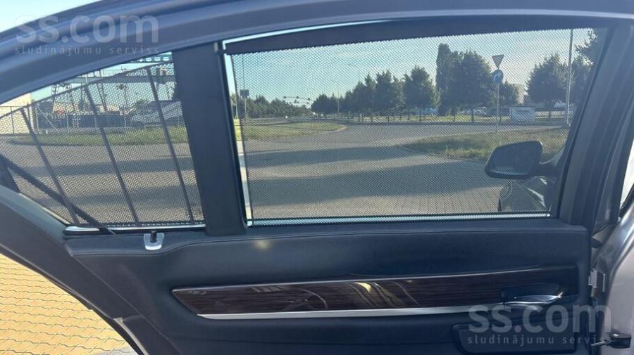 Pelēks BMW 740 2009 Liepāja, ar dzinēja tilpumu 3.00 L un nobraukumu 209 tūkst. km par 8950 €, foto 28 vietnē AUTOMOTO.COM.LV