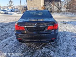 Grey BMW 740 2010 in Prienai, with an engine capacity of 2.99 L and mileage of 241 thousand km for 10999 €, photo 5 on AUTOMOTO.COM.LV