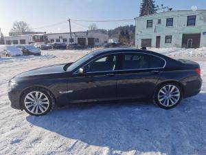 Grey BMW 740 2010 in Prienai, with an engine capacity of 2.99 L and mileage of 241 thousand km for 10999 €, photo 20 on AUTOMOTO.COM.LV