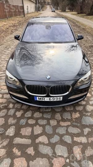 Grey BMW 740 2010 in Riga, with an engine capacity of 3.00 L and mileage of 306 thousand km for 13300 €, photo 3 on AUTOMOTO.COM.LV