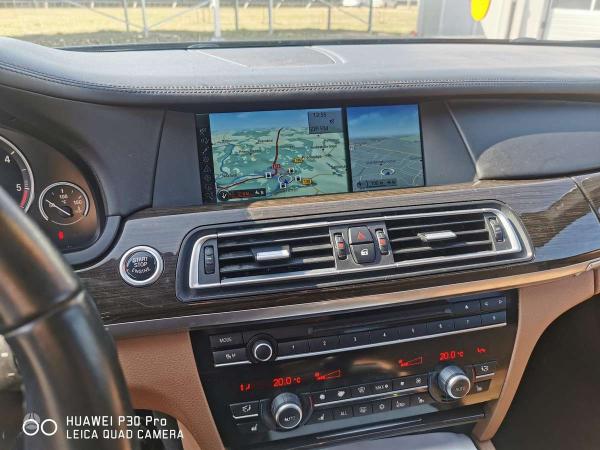 Grey BMW 740 2010 in Prienai, with an engine capacity of 2.99 L and mileage of 241 thousand km for 9850 €, photo 8 on AUTOMOTO.COM.LV