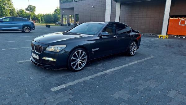 Grey BMW 740 2010 in Klaipeda, with an engine capacity of 3.00 L and mileage of 256 thousand km for 9250 €, photo 4 on AUTOMOTO.COM.LV