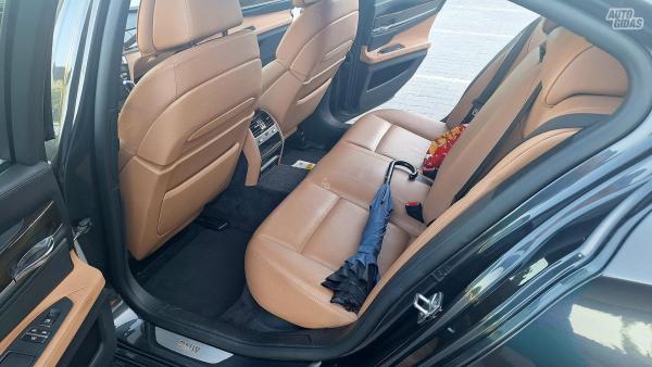 Grey BMW 740 2010 in Klaipeda, with an engine capacity of 3.00 L and mileage of 256 thousand km for 9250 €, photo 9 on AUTOMOTO.COM.LV