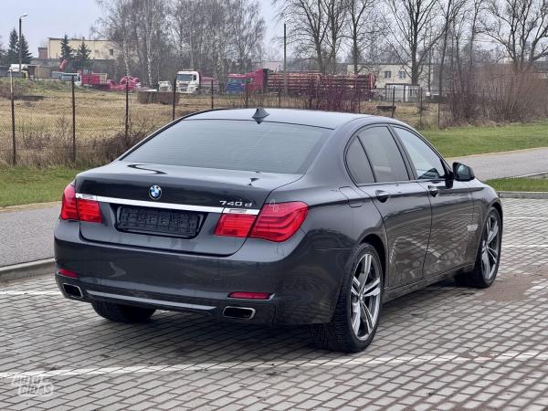 Grey BMW 740 2011 in Kretinga, with an engine capacity of 3.00 L and mileage of 220 thousand km for 8500 €, photo 5 on AUTOMOTO.COM.LV