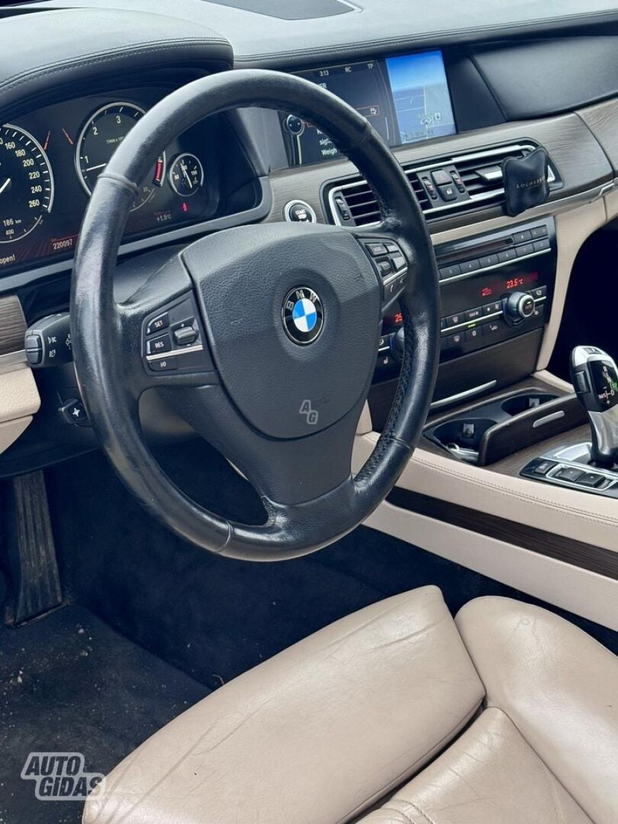 Pelēks BMW 740 2011 Kretinga, ar dzinēja tilpumu 3.00 L un nobraukumu 220 tūkst. km par 8500 €, foto 14 vietnē AUTOMOTO.COM.LV