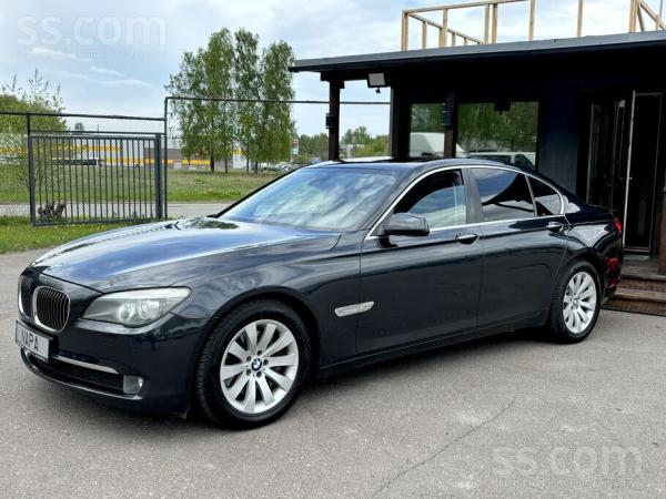 Pelēks BMW 740 2011 Rīga, ar dzinēja tilpumu 3.00 L un nobraukumu 297 tūkst. km par 9950 €, foto 2 vietnē AUTOMOTO.COM.LV