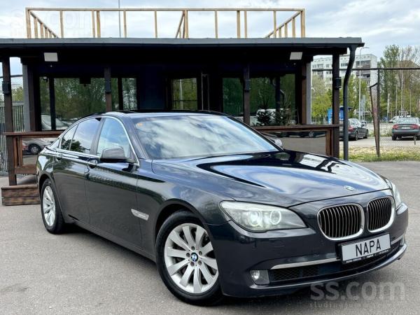 Pelēks BMW 740 2011 Rīga, ar dzinēja tilpumu 3.00 L un nobraukumu 297 tūkst. km par 9950 €, foto 3 vietnē AUTOMOTO.COM.LV