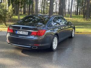 Grey BMW 740 2011 in Riga, with an engine capacity of 3.00 L and mileage of 284 thousand km for 9990 €, photo 5 on AUTOMOTO.COM.LV