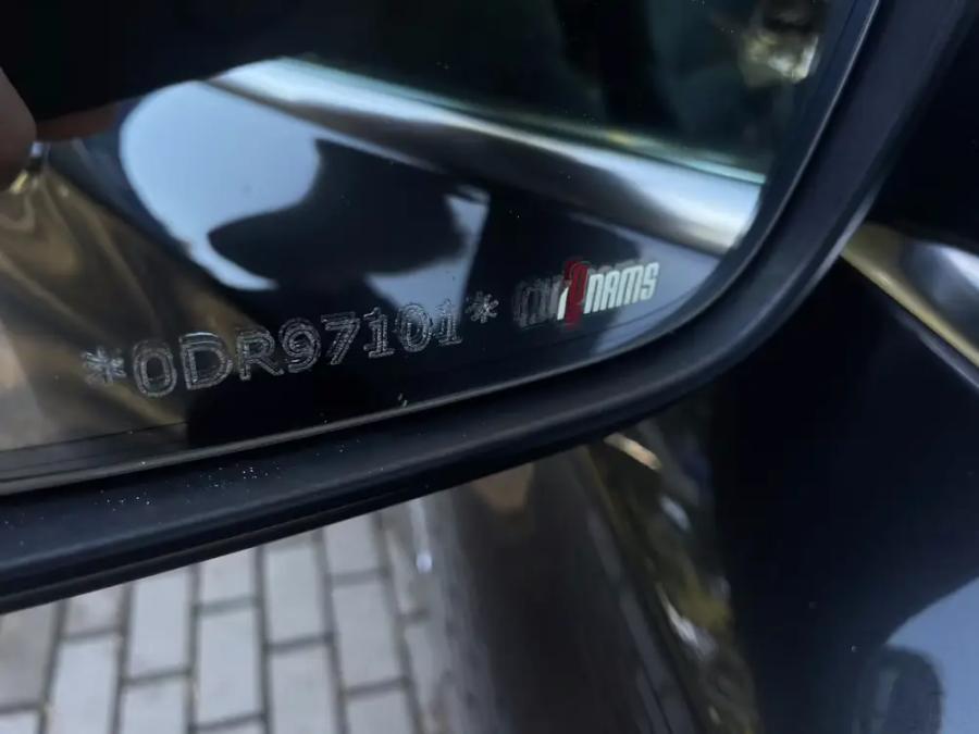 Grey BMW 740 2011 in Riga, with an engine capacity of 3.00 L and mileage of 284 thousand km for 9990 €, photo 17 on AUTOMOTO.COM.LV