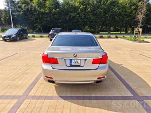 Pelēks BMW 740 2011 Rīga, ar dzinēja tilpumu 3.00 L un nobraukumu 265 tūkst. km par 10000 €, foto 5 vietnē AUTOMOTO.COM.LV