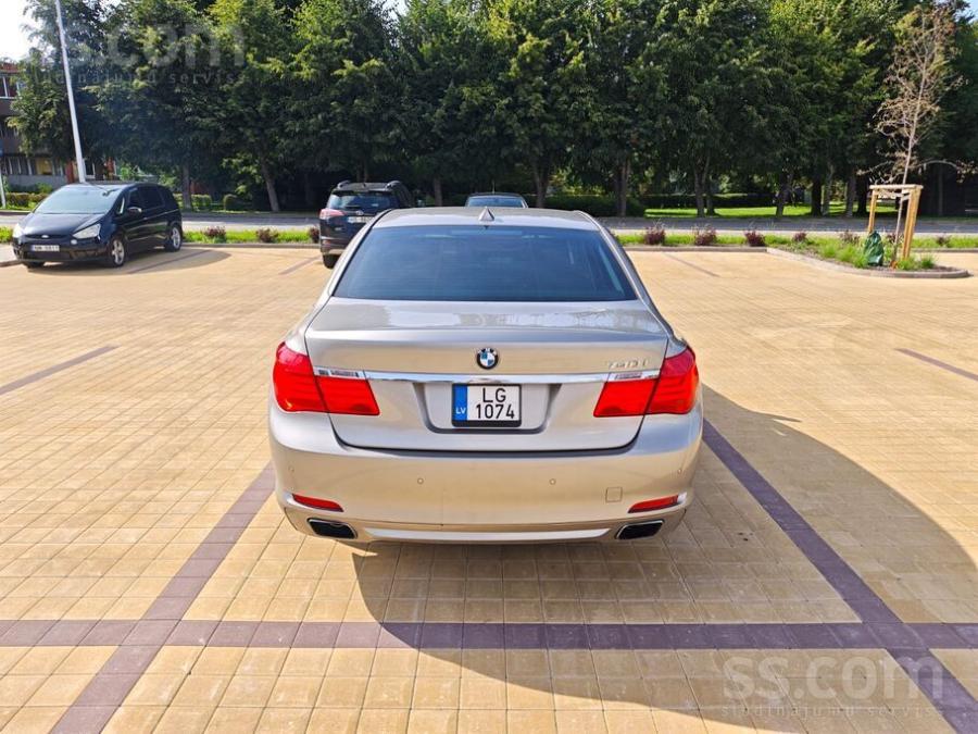 Pelēks BMW 740 2011 Rīga, ar dzinēja tilpumu 3.00 L un nobraukumu 265 tūkst. km par 10000 €, foto 5 vietnē AUTOMOTO.COM.LV