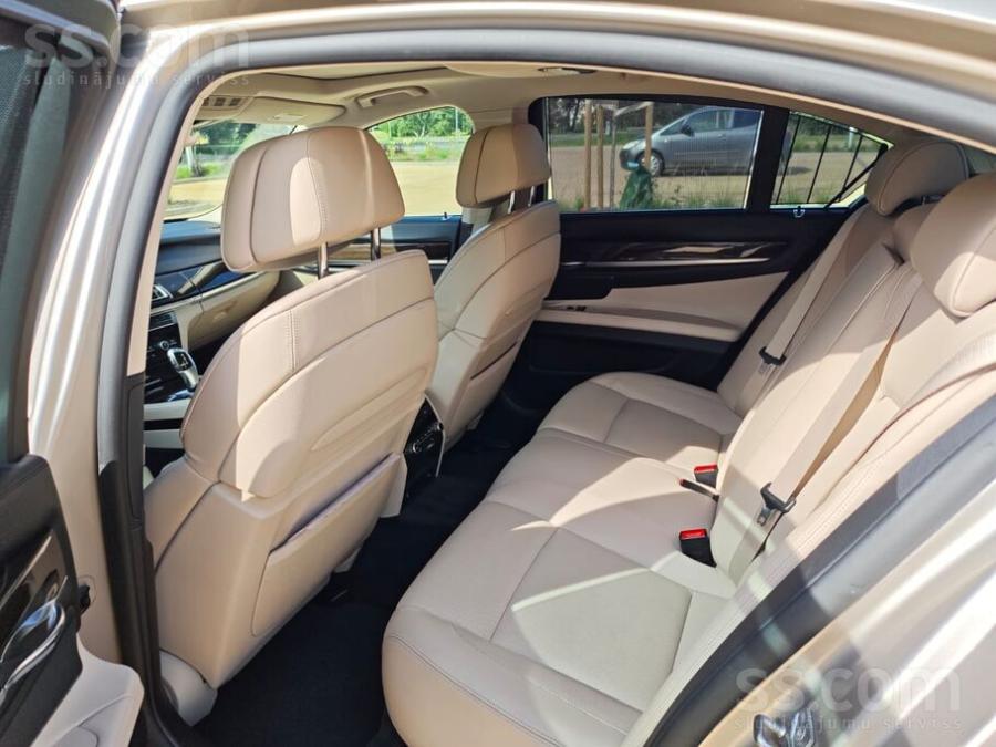 Pelēks BMW 740 2011 Rīga, ar dzinēja tilpumu 3.00 L un nobraukumu 265 tūkst. km par 10000 €, foto 13 vietnē AUTOMOTO.COM.LV