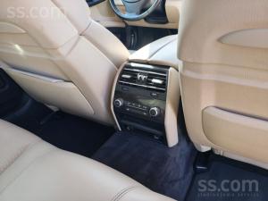 Pelēks BMW 740 2011 Rīga, ar dzinēja tilpumu 3.00 L un nobraukumu 265 tūkst. km par 10000 €, foto 24 vietnē AUTOMOTO.COM.LV