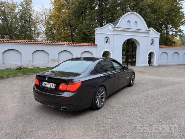 Pelēks BMW 740 2011 Jelgava, ar dzinēja tilpumu 3.00 L un nobraukumu 238 tūkst. km par 13500 €, foto 4 vietnē AUTOMOTO.COM.LV