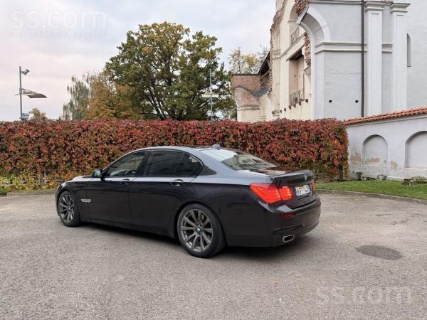 Pelēks BMW 740 2011 Jelgava, ar dzinēja tilpumu 3.00 L un nobraukumu 238 tūkst. km par 13500 €, foto 5 vietnē AUTOMOTO.COM.LV