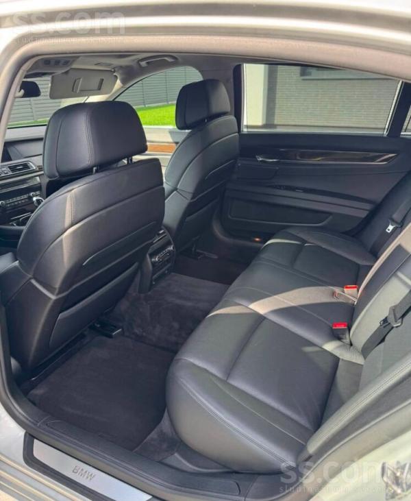 Pelēks BMW 740 2011 Rīga, ar dzinēja tilpumu 3.00 L un nobraukumu 220 tūkst. km par 7500 €, foto 6 vietnē AUTOMOTO.COM.LV