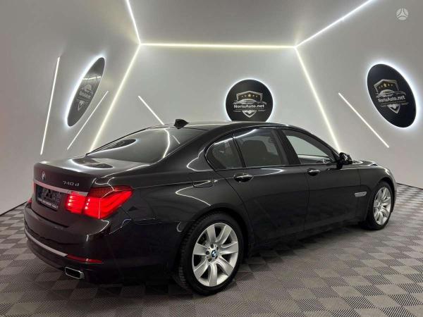 Pelēks BMW 740 2012 Marijampole, ar dzinēja tilpumu 2.99 L un nobraukumu 265 tūkst. km par 13500 €, foto 5 vietnē AUTOMOTO.COM.LV
