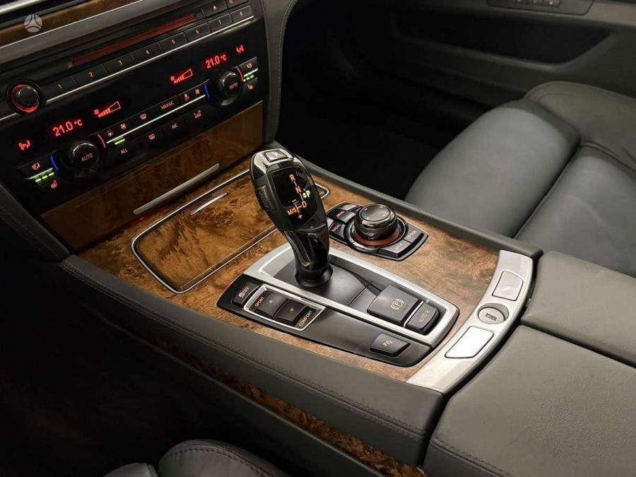 Pelēks BMW 740 2012 Marijampole, ar dzinēja tilpumu 2.99 L un nobraukumu 265 tūkst. km par 13500 €, foto 11 vietnē AUTOMOTO.COM.LV