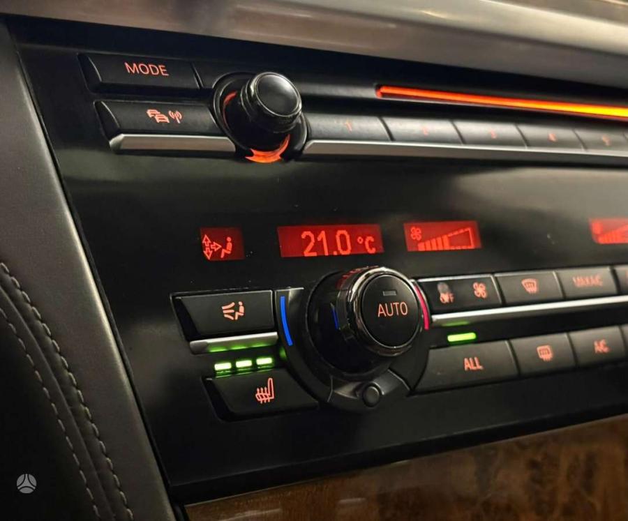 Pelēks BMW 740 2012 Marijampole, ar dzinēja tilpumu 2.99 L un nobraukumu 265 tūkst. km par 13500 €, foto 12 vietnē AUTOMOTO.COM.LV