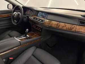 Pelēks BMW 740 2012 Marijampole, ar dzinēja tilpumu 2.99 L un nobraukumu 265 tūkst. km par 13500 €, foto 20 vietnē AUTOMOTO.COM.LV