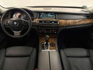 Pelēks BMW 740 2012 Marijampole, ar dzinēja tilpumu 2.99 L un nobraukumu 265 tūkst. km par 13500 €, foto 21 vietnē AUTOMOTO.COM.LV