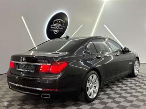 Pelēks BMW 740 2012 Marijampole, ar dzinēja tilpumu 2.99 L un nobraukumu 265 tūkst. km par 13500 €, foto 38 vietnē AUTOMOTO.COM.LV