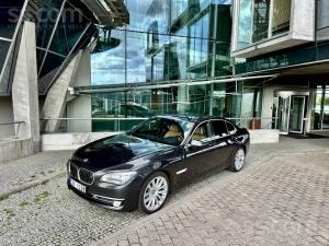 Grey BMW 740 2012 in Riga, with an engine capacity of 3.00 L and mileage of 312 thousand km for 13800 €, photo 6 on AUTOMOTO.COM.LV