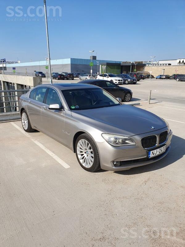 Pelēks BMW 740 2012 Rīga, ar dzinēja tilpumu 3.00 L un nobraukumu 229 tūkst. km par 14300 €, foto 3 vietnē AUTOMOTO.COM.LV