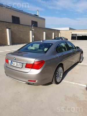Pelēks BMW 740 2012 Rīga, ar dzinēja tilpumu 3.00 L un nobraukumu 229 tūkst. km par 14300 €, foto 5 vietnē AUTOMOTO.COM.LV